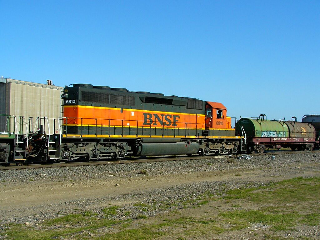 BNSF 6810